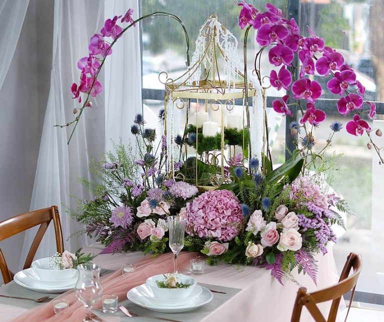 Berbagai Rangkaian Bunga Anggrek Bulan untuk Momen Valentine - Trubus