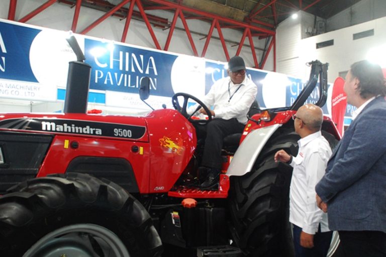 RMA Indonesia dan Mahindra FES Rilis 5 Traktor Anyar di Inagritech 2024 ...