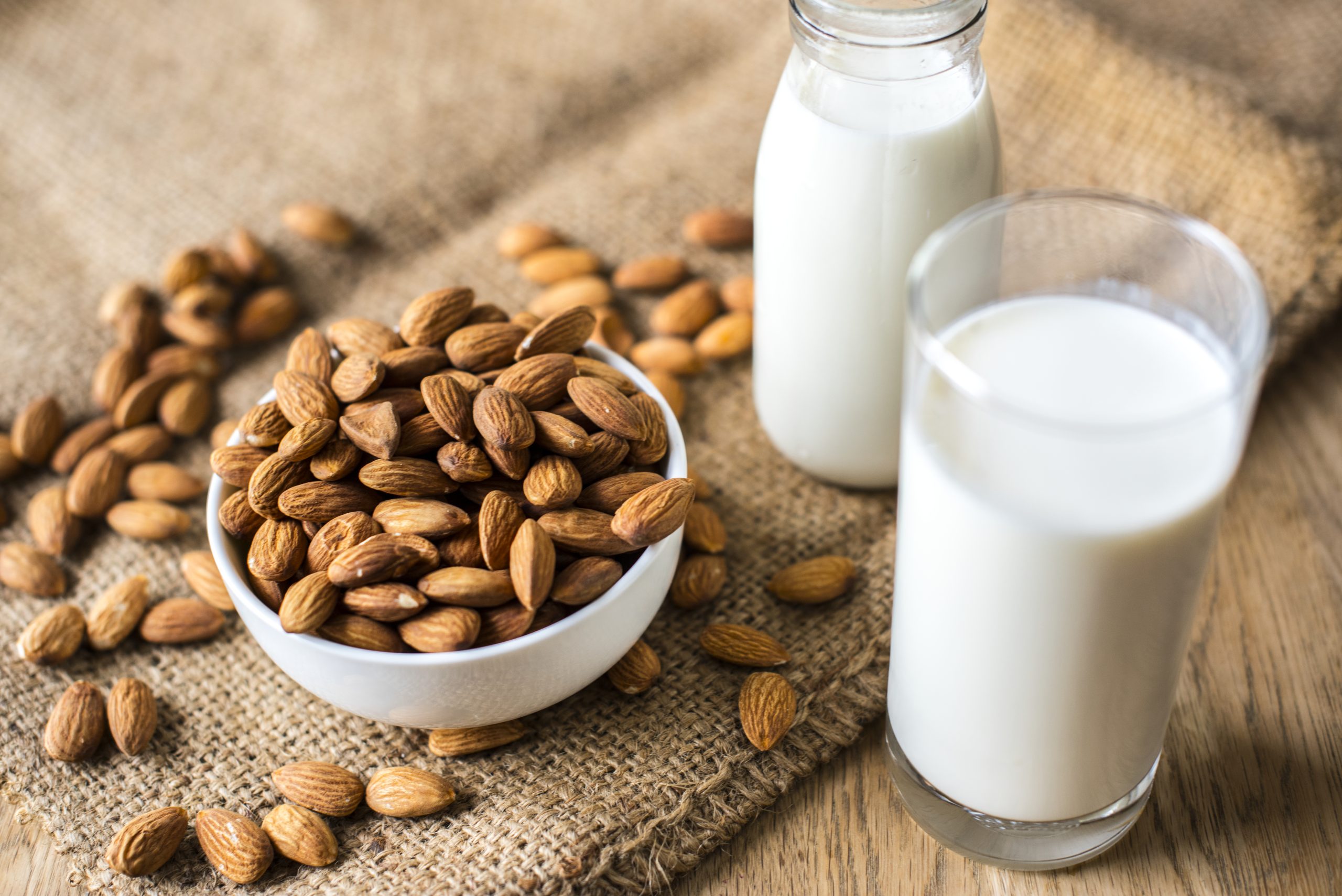Susu Almond, Alternatif Nabati untuk Intoleransi Laktosa - Trubus